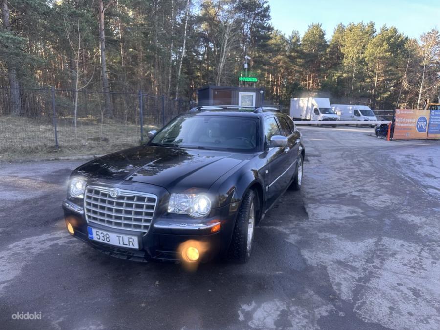Black Chrysler 300C 2007 in Tallinn, with an engine capacity of 0.00 L and mileage of 315 thousand km for 4300 €, photo 19 on AUTOMOTO.COM.LV