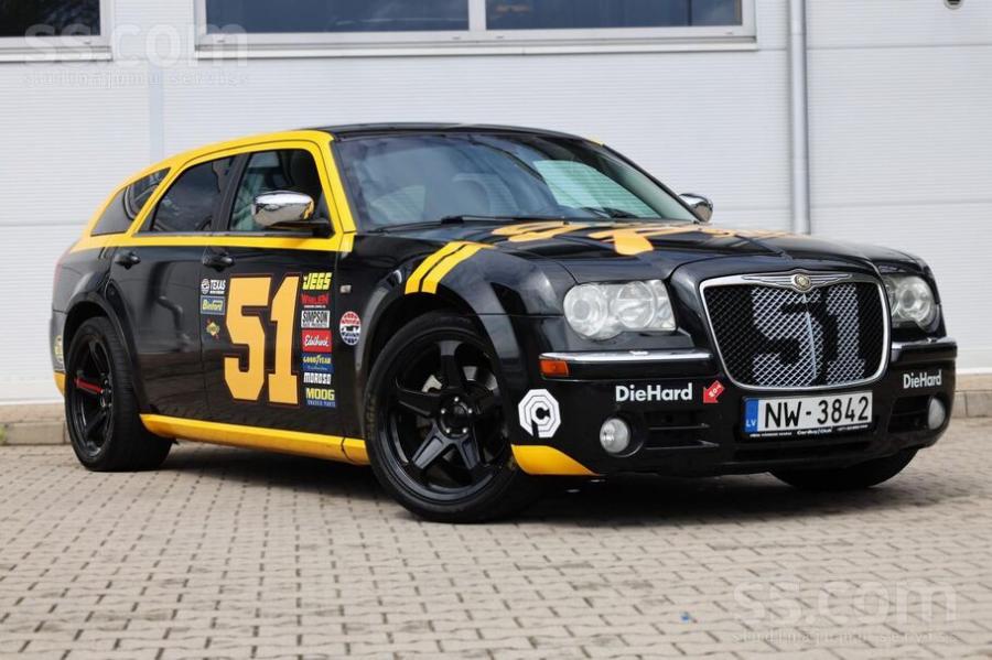 Black Chrysler 300C 2007 in Riga, with an engine capacity of 3.00 L and mileage of 0 thousand km for 3495 €, photo 5 on AUTOMOTO.COM.LV