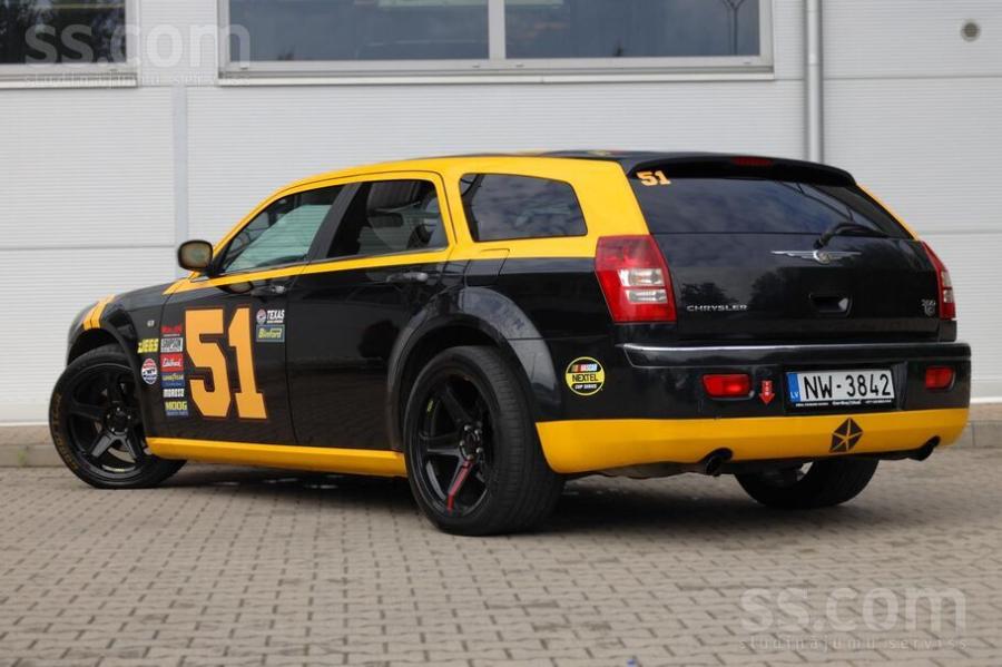 Black Chrysler 300C 2007 in Riga, with an engine capacity of 3.00 L and mileage of 0 thousand km for 3495 €, photo 7 on AUTOMOTO.COM.LV
