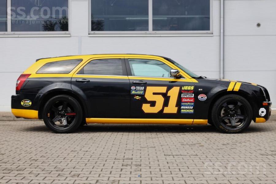 Black Chrysler 300C 2007 in Riga, with an engine capacity of 3.00 L and mileage of 0 thousand km for 3495 €, photo 10 on AUTOMOTO.COM.LV