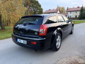 Black Chrysler 300C 2007 in Vilnius, with an engine capacity of 3.50 L and mileage of 270 thousand km for 2800 €, photo 5 on AUTOMOTO.COM.LV