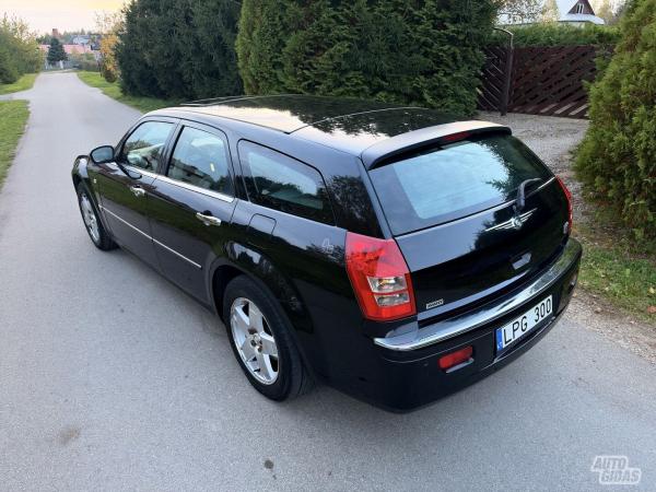 Melns Chrysler 300C 2007 Viļņa, ar dzinēja tilpumu 3.50 L un nobraukumu 270 tūkst. km par 2800 €, foto 6 vietnē AUTOMOTO.COM.LV