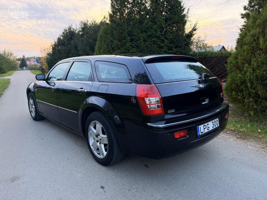 Black Chrysler 300C 2007 in Vilnius, with an engine capacity of 3.50 L and mileage of 270 thousand km for 2800 €, photo 7 on AUTOMOTO.COM.LV