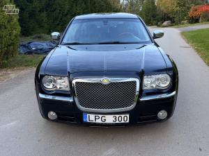 Black Chrysler 300C 2007 in Vilnius, with an engine capacity of 3.50 L and mileage of 270 thousand km for 2800 €, photo 10 on AUTOMOTO.COM.LV