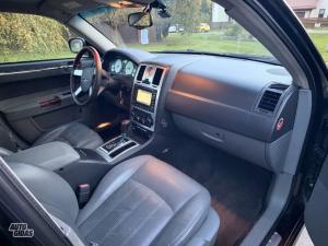 Black Chrysler 300C 2007 in Vilnius, with an engine capacity of 3.50 L and mileage of 270 thousand km for 2800 €, photo 14 on AUTOMOTO.COM.LV