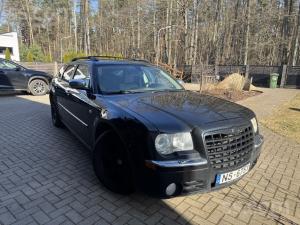 Melns Chrysler 300C 2009 Rīga, ar dzinēja tilpumu 3.00 L un nobraukumu 250 tūkst. km par 3600 €, foto  vietnē AUTOMOTO.COM.LV
