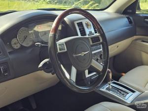 Черный Крайслер 300C 2009 в Арёгала, объемом двигателя 3.00 л и пробегом 305 тыс. км за 2600 €, фото 10 на AUTOMOTO.COM.LV