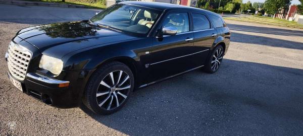 Melns Chrysler 300C 2009 Kėdainiai, ar dzinēja tilpumu 2.99 L un nobraukumu 279 tūkst. km par 2400 €, foto 2 vietnē AUTOMOTO.COM.LV