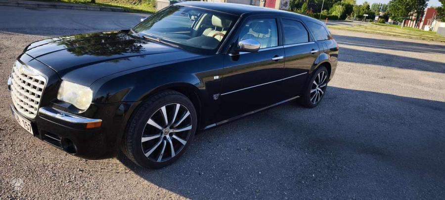 Melns Chrysler 300C 2009 Kėdainiai, ar dzinēja tilpumu 2.99 L un nobraukumu 279 tūkst. km par 2400 €, foto 3 vietnē AUTOMOTO.COM.LV