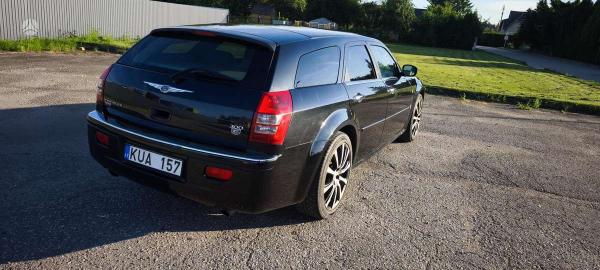 Melns Chrysler 300C 2009 Kėdainiai, ar dzinēja tilpumu 2.99 L un nobraukumu 279 tūkst. km par 2400 €, foto 4 vietnē AUTOMOTO.COM.LV