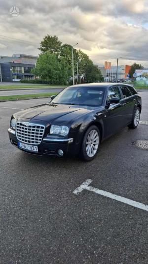 Black Chrysler 300C 2009 in Kaunas, with an engine capacity of 3.00 L and mileage of 351 thousand km for 3950 €, photo  on AUTOMOTO.COM.LV