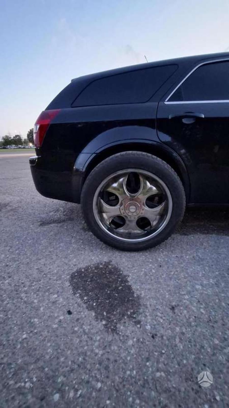 Black Chrysler 300C 2009 in Kaunas, with an engine capacity of 3.00 L and mileage of 351 thousand km for 3950 €, photo 12 on AUTOMOTO.COM.LV