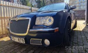 Blue Chrysler 300C 2005 in Riga, with an engine capacity of 3.50 L and mileage of 254 thousand km for 1500 €, photo 3 on AUTOMOTO.COM.LV