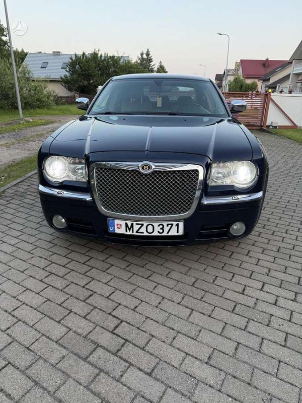 Blue Chrysler 300C 2006 in Jonava, with an engine capacity of 2.99 L and mileage of 341 thousand km for 2650 €, photo 2 on AUTOMOTO.COM.LV
