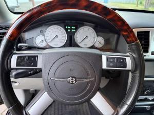 Blue Chrysler 300C 2006 in Jonava, with an engine capacity of 2.99 L and mileage of 341 thousand km for 2650 €, photo 10 on AUTOMOTO.COM.LV