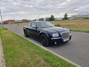Zils Chrysler 300C 2006 Viļņa, ar dzinēja tilpumu 2.99 L un nobraukumu 342 tūkst. km par 2480 €, foto  vietnē AUTOMOTO.COM.LV
