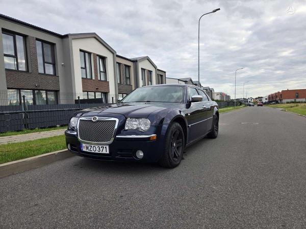 Zils Chrysler 300C 2006 Viļņa, ar dzinēja tilpumu 2.99 L un nobraukumu 342 tūkst. km par 2480 €, foto 4 vietnē AUTOMOTO.COM.LV