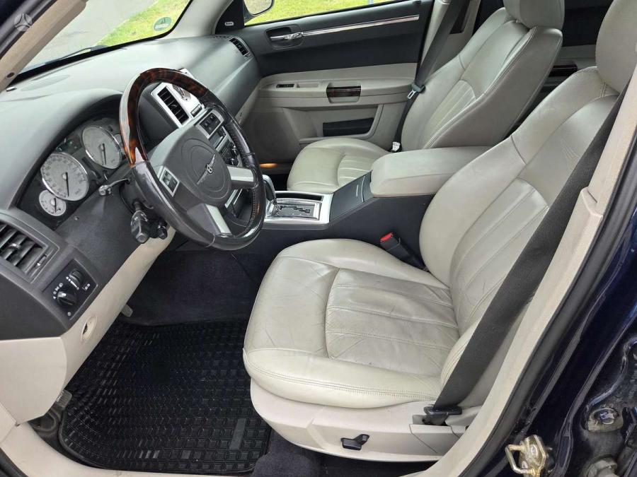 Zils Chrysler 300C 2006 Viļņa, ar dzinēja tilpumu 2.99 L un nobraukumu 342 tūkst. km par 2480 €, foto 12 vietnē AUTOMOTO.COM.LV