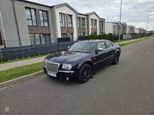 Blue Chrysler 300C 2006 in Vilnius, with an engine capacity of 2.99 L and mileage of 342 thousand km for 2480 €, photo 4 on AUTOMOTO.COM.LV