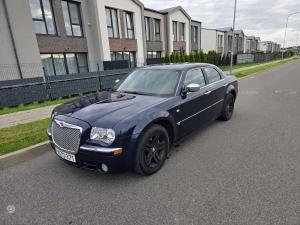 Blue Chrysler 300C 2006 in Vilnius, with an engine capacity of 2.99 L and mileage of 342 thousand km for 2480 €, photo 9 on AUTOMOTO.COM.LV
