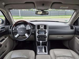 Blue Chrysler 300C 2006 in Vilnius, with an engine capacity of 2.99 L and mileage of 342 thousand km for 2480 €, photo 13 on AUTOMOTO.COM.LV
