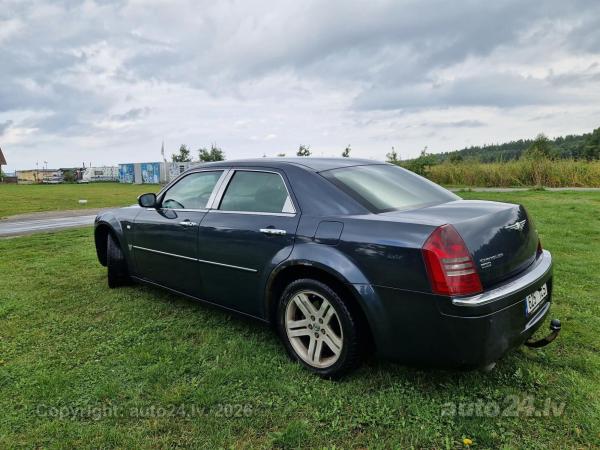 Синий Крайслер 300C 2007 в Таллин, объемом двигателя 3.00 л и пробегом 388 тыс. км за 2000 €, фото 5 на AUTOMOTO.COM.LV