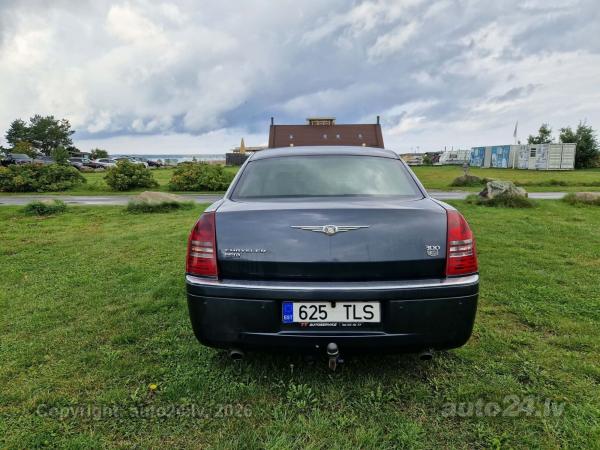 Синий Крайслер 300C 2007 в Таллин, объемом двигателя 3.00 л и пробегом 388 тыс. км за 2000 €, фото 8 на AUTOMOTO.COM.LV