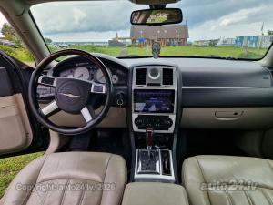 Синий Крайслер 300C 2007 в Таллин, объемом двигателя 3.00 л и пробегом 388 тыс. км за 2000 €, фото 9 на AUTOMOTO.COM.LV