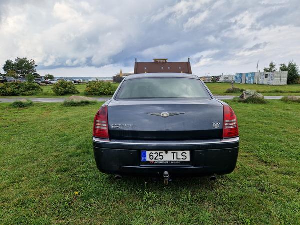 Chrysler 300C 2007 in Tallinn on AUTOMOTO.COM.LV Blue Chrysler 300C 2007 in Tallinn, with an engine capacity of 3.00 L and mileage of 382 thousand km for 2000 €, photo 8 on AUTOMOTO.COM.LV