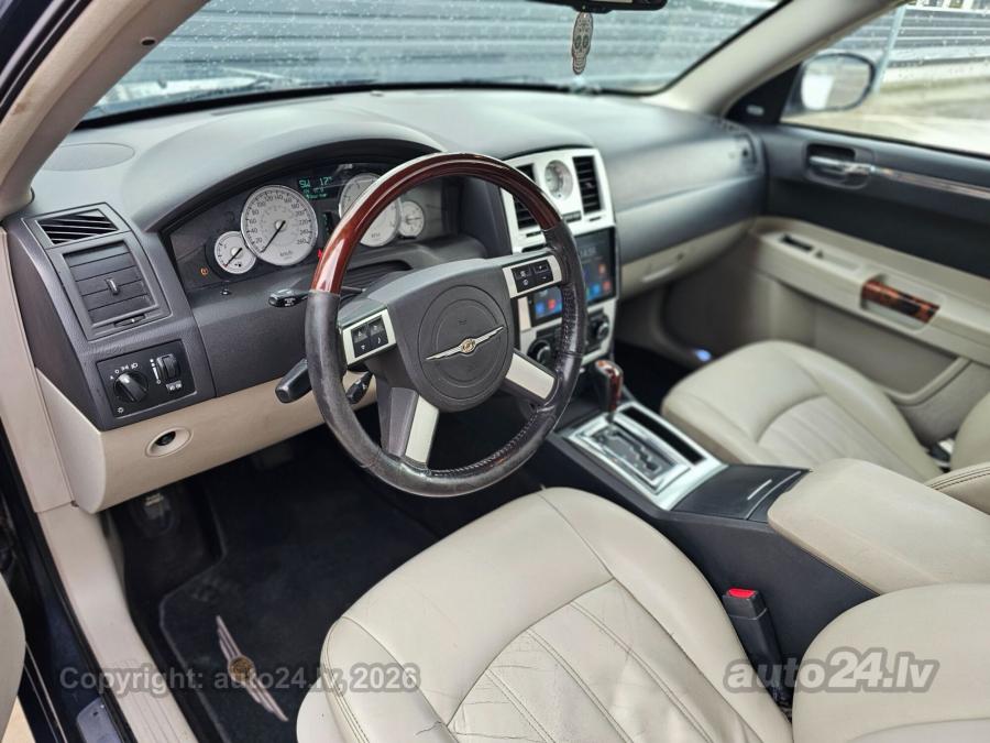 Синий Крайслер 300C 2007 в Таллин, объемом двигателя 3.00 л и пробегом 242 тыс. км за 3488 €, фото 10 на AUTOMOTO.COM.LV