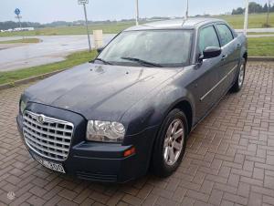 Blue Chrysler 300C 2008 in Jurbarkas, with an engine capacity of 2.74 L and mileage of 126 thousand km for 2950 €, photo 7 on AUTOMOTO.COM.LV