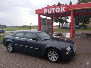 Blue Chrysler 300C 2008 in Jurbarkas, with an engine capacity of 2.74 L and mileage of 126 thousand km for 2950 €, photo 12 on AUTOMOTO.COM.LV