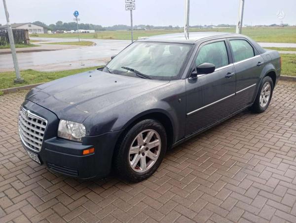 Синий Крайслер 300C 2008 в Юрбаркас, объемом двигателя 2.74 л и пробегом 126 тыс. км за 2950 €, фото 1 на AUTOMOTO.COM.LV