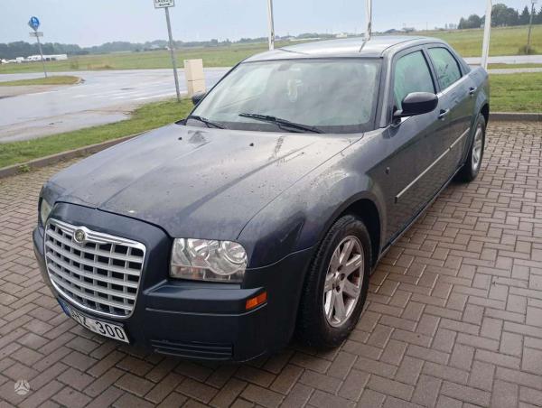 Синий Крайслер 300C 2008 в Юрбаркас, объемом двигателя 2.74 л и пробегом 126 тыс. км за 2950 €, фото 7 на AUTOMOTO.COM.LV