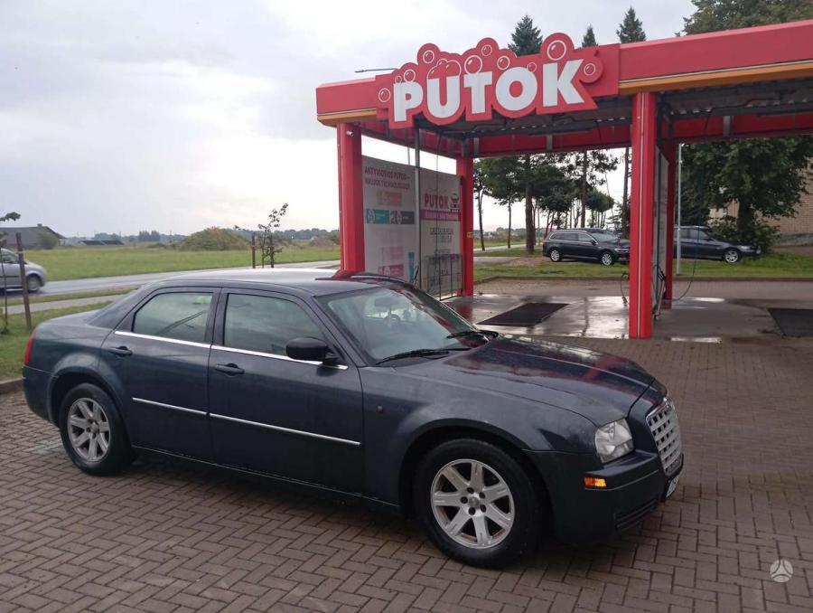 Zils Chrysler 300C 2008 Jurbarkas, ar dzinēja tilpumu 2.74 L un nobraukumu 126 tūkst. km par 2950 €, foto 12 vietnē AUTOMOTO.COM.LV