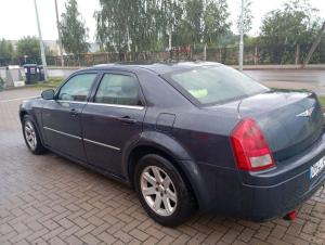 Zils Chrysler 300C 2008 Jurbarkas, ar dzinēja tilpumu 2.74 L un nobraukumu 126 tūkst. km par 2950 €, foto 15 vietnē AUTOMOTO.COM.LV
