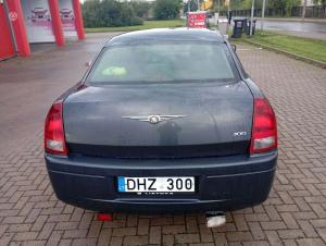 Zils Chrysler 300C 2008 Jurbarkas, ar dzinēja tilpumu 2.74 L un nobraukumu 126 tūkst. km par 2950 €, foto 17 vietnē AUTOMOTO.COM.LV