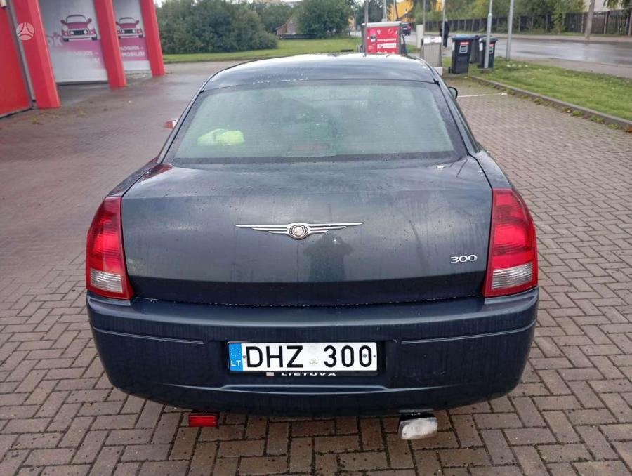 Zils Chrysler 300C 2008 Jurbarkas, ar dzinēja tilpumu 2.74 L un nobraukumu 126 tūkst. km par 2950 €, foto 17 vietnē AUTOMOTO.COM.LV