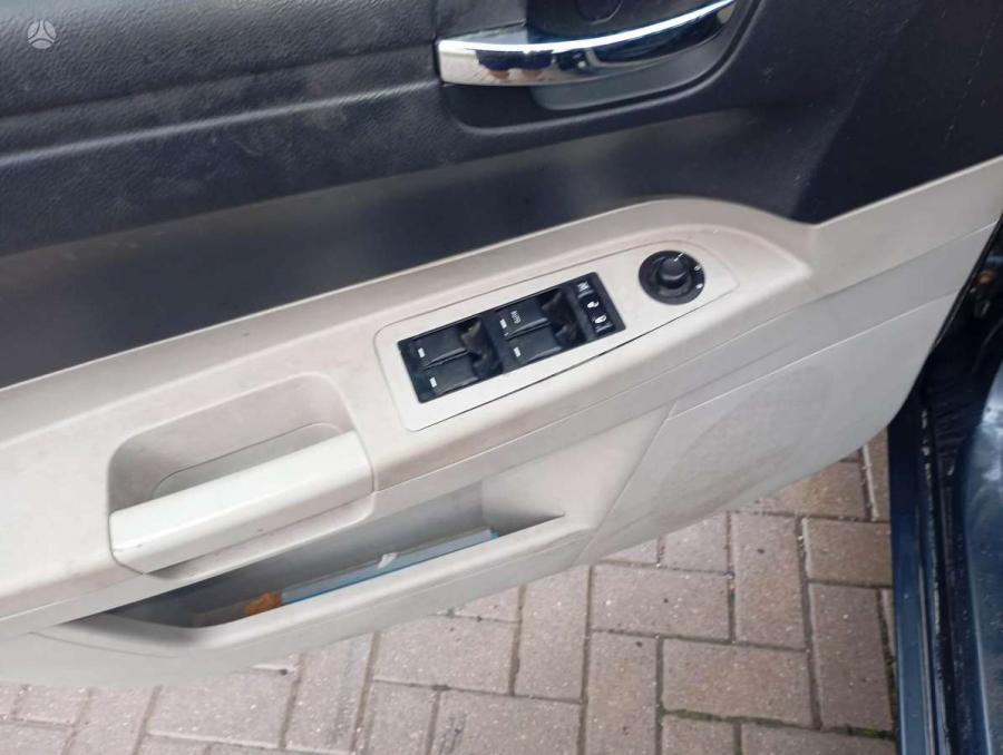 Zils Chrysler 300C 2008 Jurbarkas, ar dzinēja tilpumu 2.74 L un nobraukumu 126 tūkst. km par 2950 €, foto 22 vietnē AUTOMOTO.COM.LV