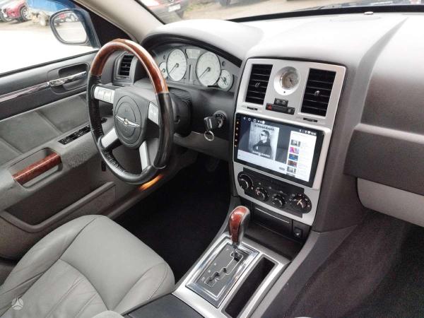 Zils Chrysler 300C 2006 Utena, ar dzinēja tilpumu 2.99 L un nobraukumu 345 tūkst. km par 4200 €, foto 7 vietnē AUTOMOTO.COM.LV