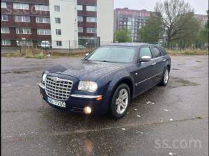 Blue Chrysler 300C 2006 in Riga, with an engine capacity of 3.00 L and mileage of 420 thousand km for 2500 €, photo  on AUTOMOTO.COM.LV