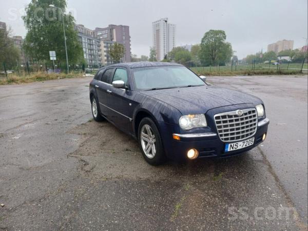 Синий Крайслер 300C 2006 в Рига, объемом двигателя 3.00 л и пробегом 420 тыс. км за 2500 €, фото 2 на AUTOMOTO.COM.LV