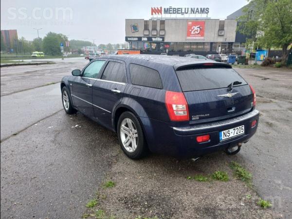 Zils Chrysler 300C 2006 Rīga, ar dzinēja tilpumu 3.00 L un nobraukumu 420 tūkst. km par 2500 €, foto 4 vietnē AUTOMOTO.COM.LV