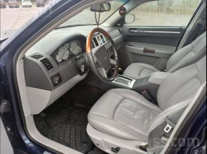 Zils Chrysler 300C 2006 Rīga, ar dzinēja tilpumu 3.00 L un nobraukumu 420 tūkst. km par 2500 €, foto 6 vietnē AUTOMOTO.COM.LV