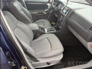 Zils Chrysler 300C 2006 Rīga, ar dzinēja tilpumu 3.00 L un nobraukumu 420 tūkst. km par 2500 €, foto 8 vietnē AUTOMOTO.COM.LV