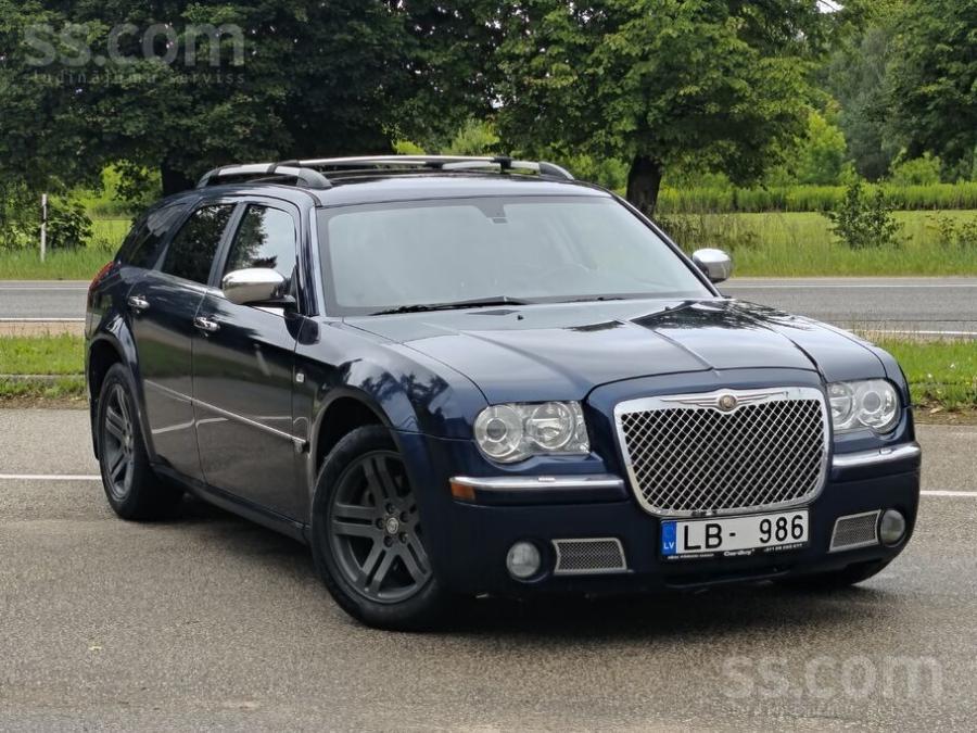 Blue Chrysler 300C 2006 in Ogre, with an engine capacity of 3.50 L and mileage of 290 thousand km for 1470 €, photo 1 on AUTOMOTO.COM.LV