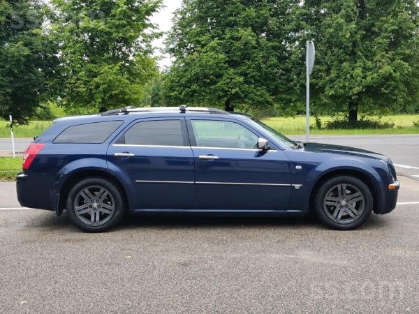 Zils Chrysler 300C 2006 Ogre, ar dzinēja tilpumu 3.50 L un nobraukumu 290 tūkst. km par 1470 €, foto 3 vietnē AUTOMOTO.COM.LV