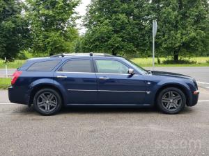 Blue Chrysler 300C 2006 in Ogre, with an engine capacity of 3.50 L and mileage of 290 thousand km for 1470 €, photo 4 on AUTOMOTO.COM.LV