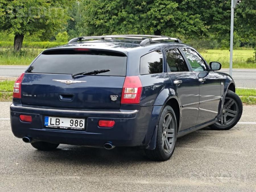 Blue Chrysler 300C 2006 in Ogre, with an engine capacity of 3.50 L and mileage of 290 thousand km for 1470 €, photo 7 on AUTOMOTO.COM.LV