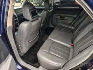 Blue Chrysler 300C 2006 in Ogre, with an engine capacity of 3.50 L and mileage of 290 thousand km for 1470 €, photo 9 on AUTOMOTO.COM.LV